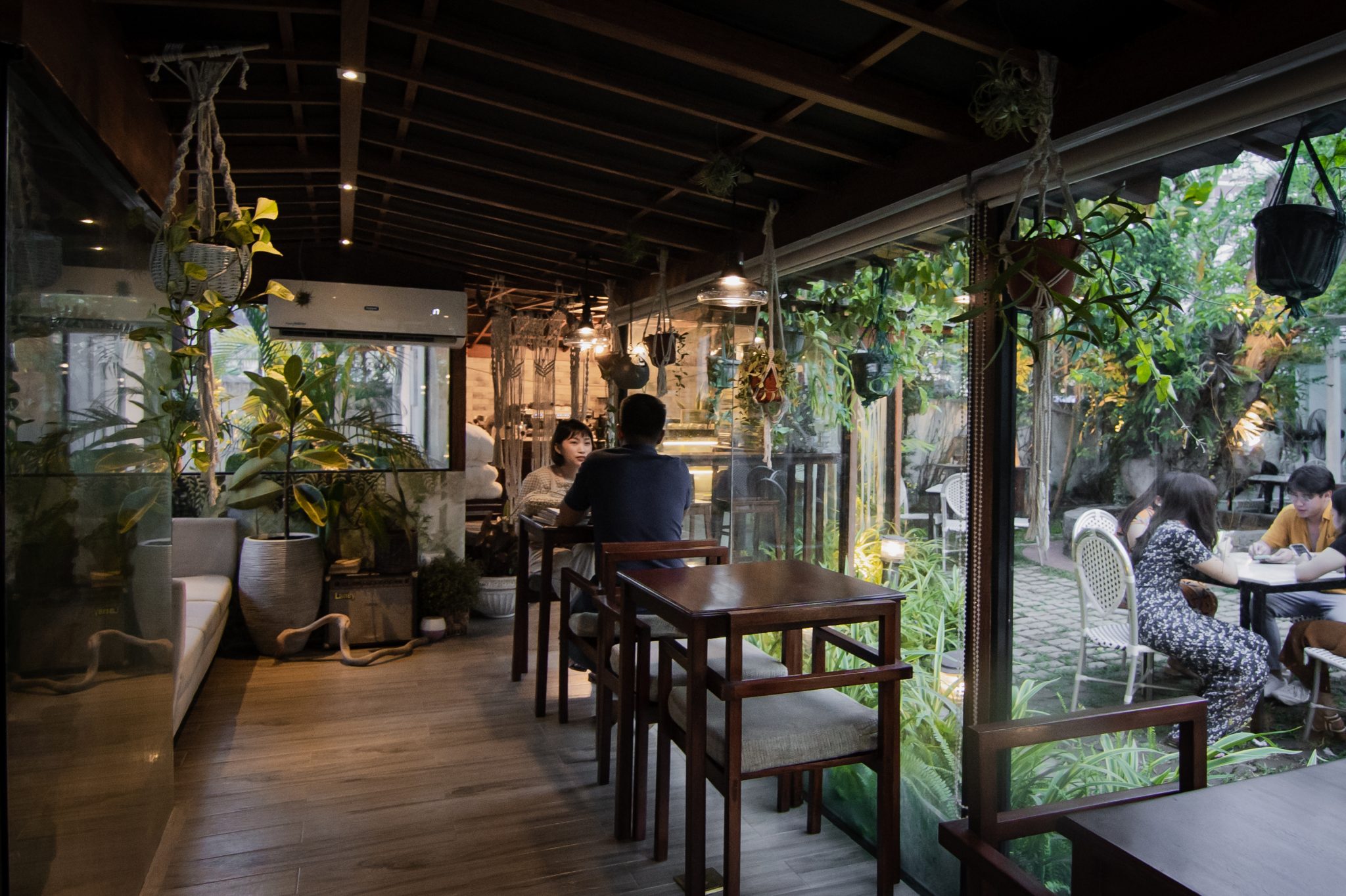 Glasshouse Is The Davao Cafe Built On Restrictions – Clavel Magazine